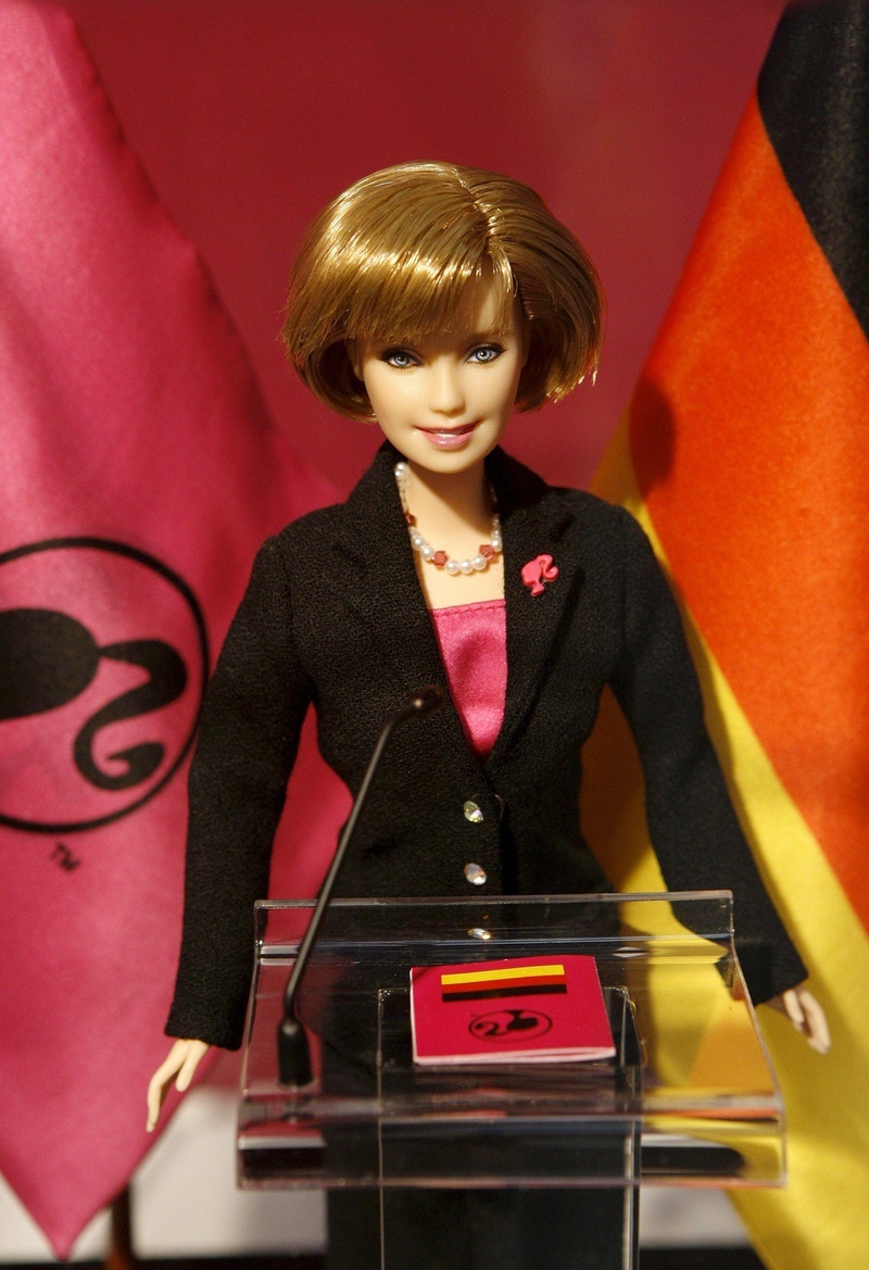 Angela Merkel OOAK Barbie Doll | Una vitrina llena de tesoros (Barbie blog)