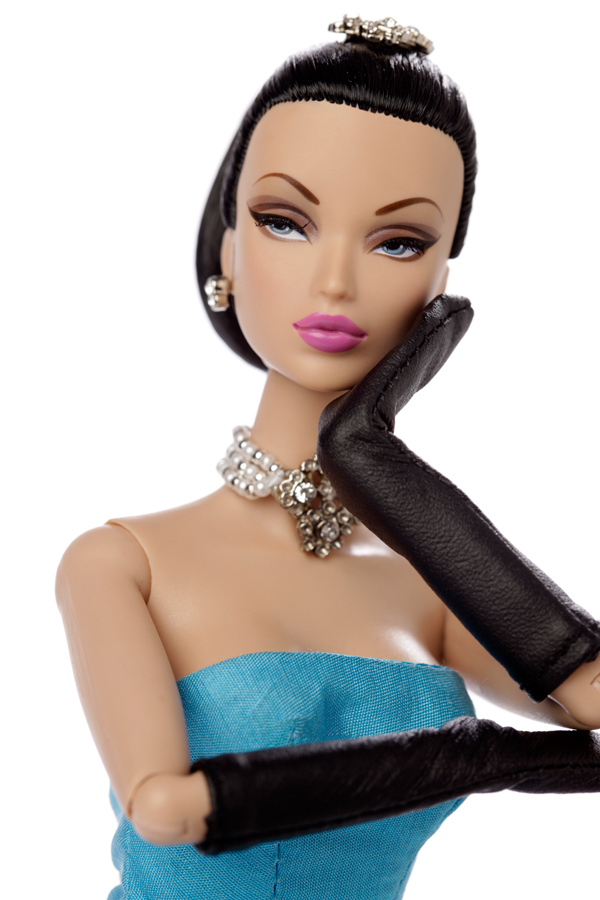 La Grande Seduction Victoire Roux Dressed Doll | Una vitrina llena de ...