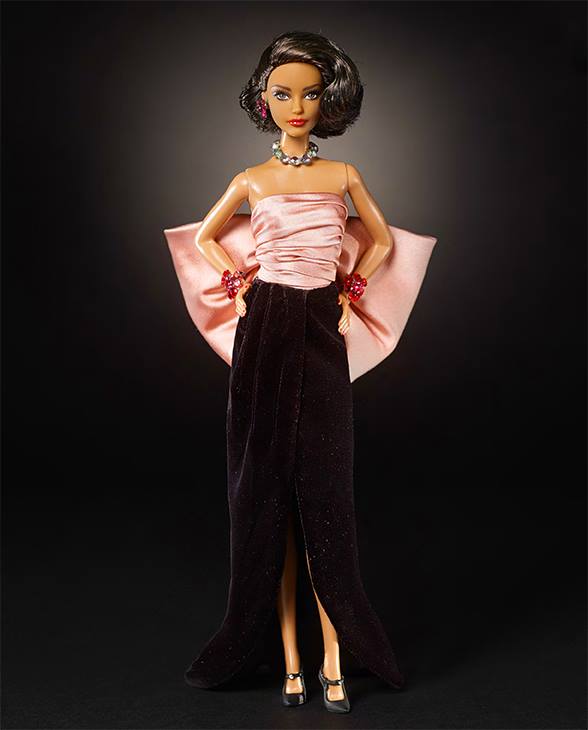 Barbie homenajea a Yves Saint Laurent | Una vitrina llena de tesoros ...