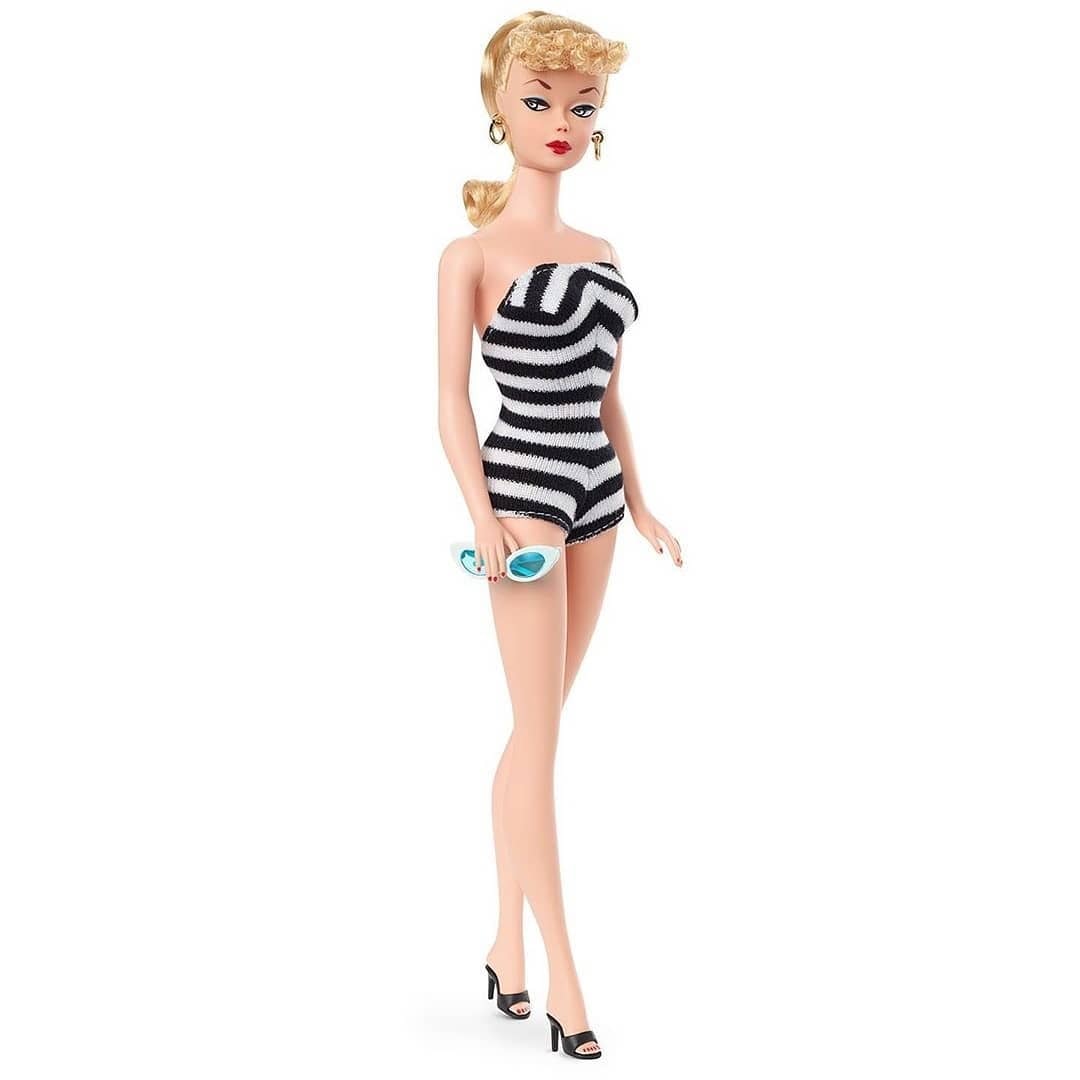 Mattel celebra su 75 aniversario con una Barbie | Una vitrina llena de ...