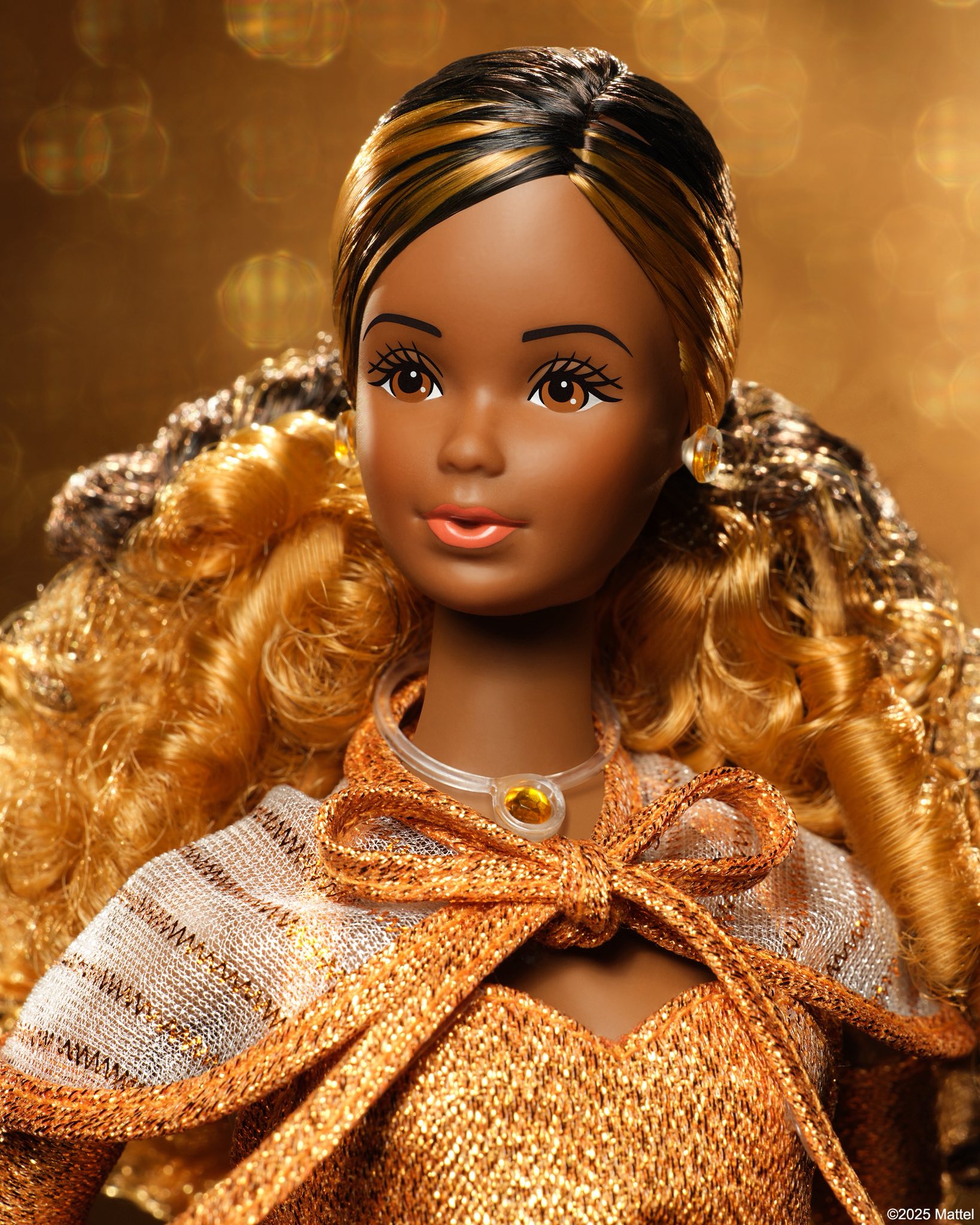 Barbie Golden Dream Christie | Una vitrina llena de tesoros (Barbie blog)