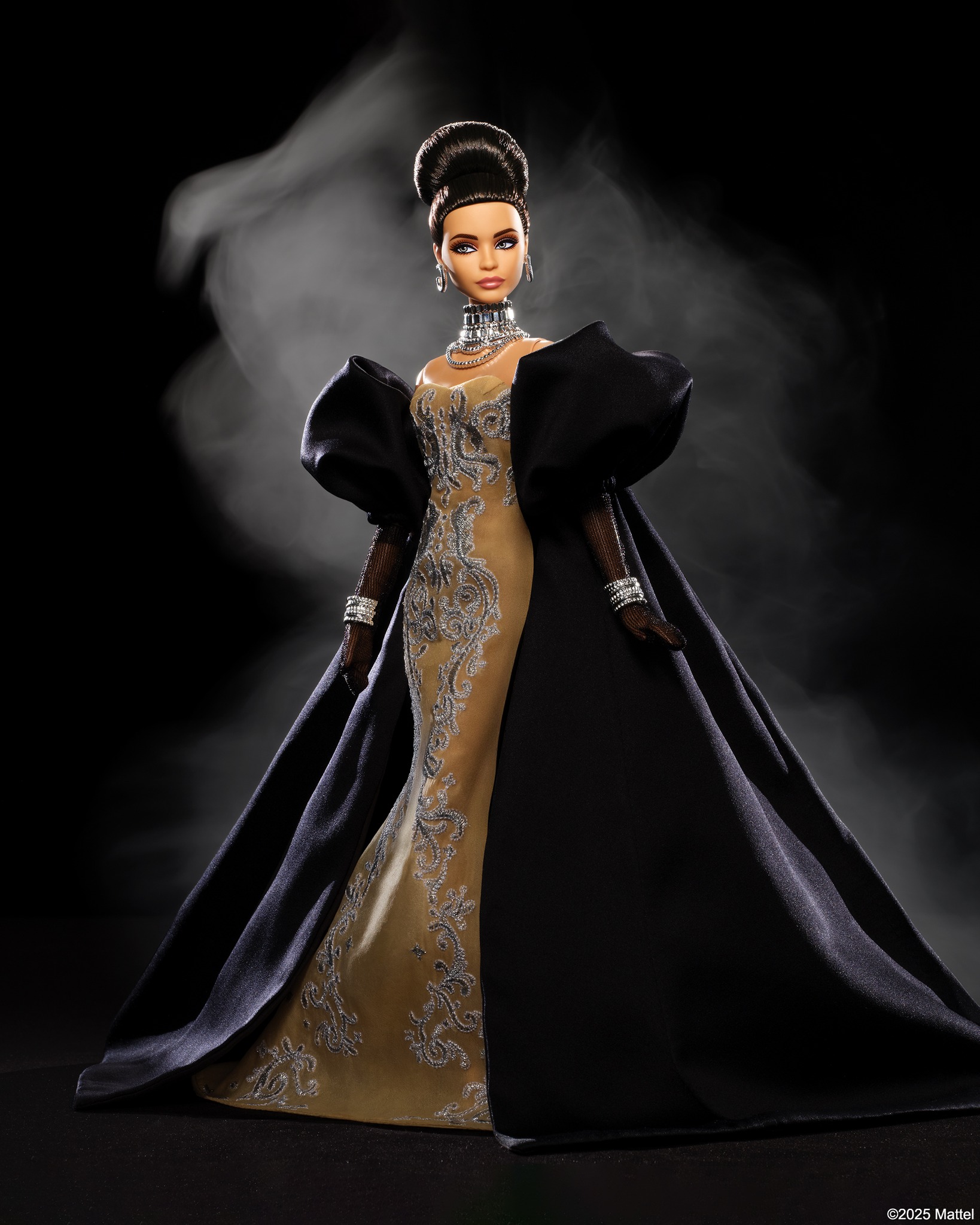 La nueva Barbie de Linda Kyaw | Una vitrina llena de tesoros (Barbie blog)